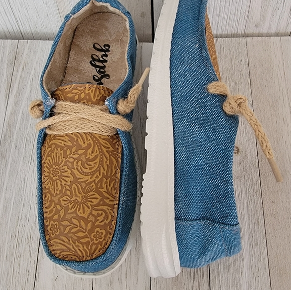 Gypsy Jazz | Shoes | 5 Off Salegypsy Jazz Luma Tooled Turquoise Slip On ...